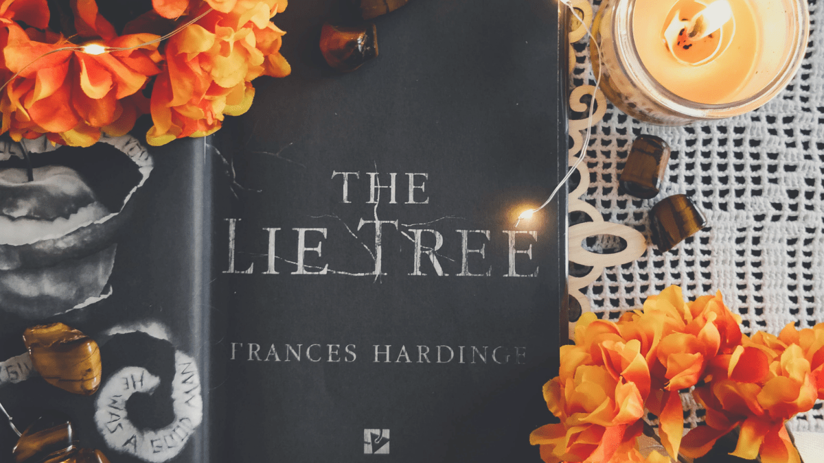 The Lie Tree – Book Review – Yolandie Horak